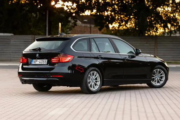 Black BMW 320 2013 in Jelgava, with an engine capacity of 2.00 L and mileage of 268 thousand km for 7900 €, photo 5 on AUTOMOTO.COM.LV