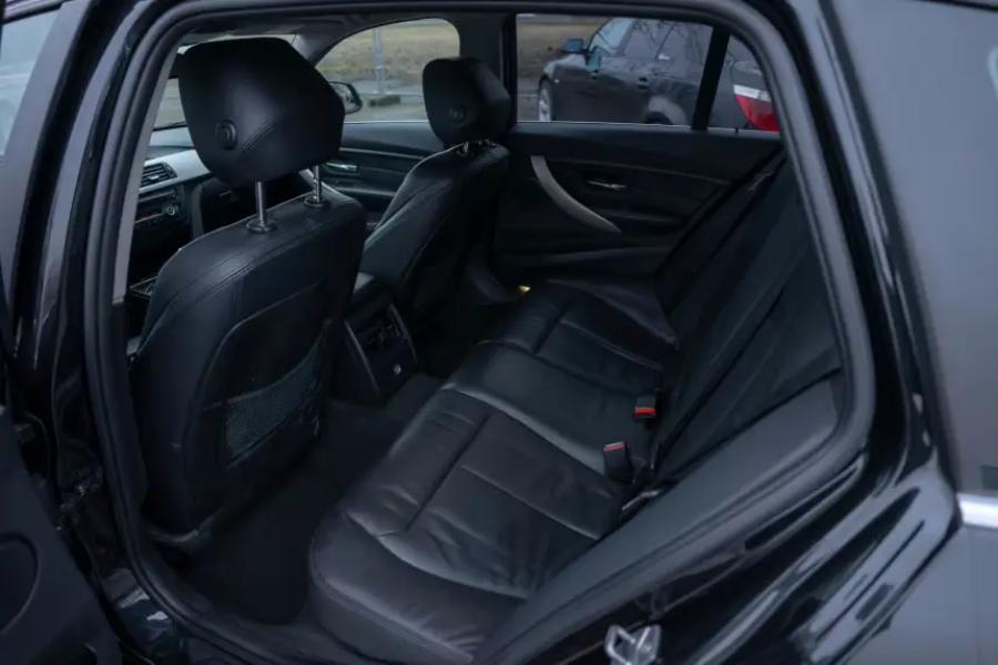 Melns BMW 320 2013 Liepāja, ar dzinēja tilpumu 2.00 L un nobraukumu 330 tūkst. km par 7850 €, foto 12 vietnē AUTOMOTO.COM.LV