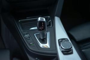 Melns BMW 320 2013 Liepāja, ar dzinēja tilpumu 2.00 L un nobraukumu 330 tūkst. km par 7850 €, foto 18 vietnē AUTOMOTO.COM.LV