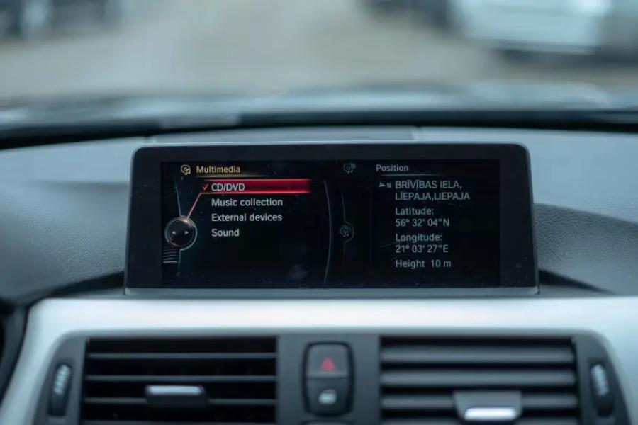 Melns BMW 320 2013 Liepāja, ar dzinēja tilpumu 2.00 L un nobraukumu 330 tūkst. km par 7850 €, foto 22 vietnē AUTOMOTO.COM.LV