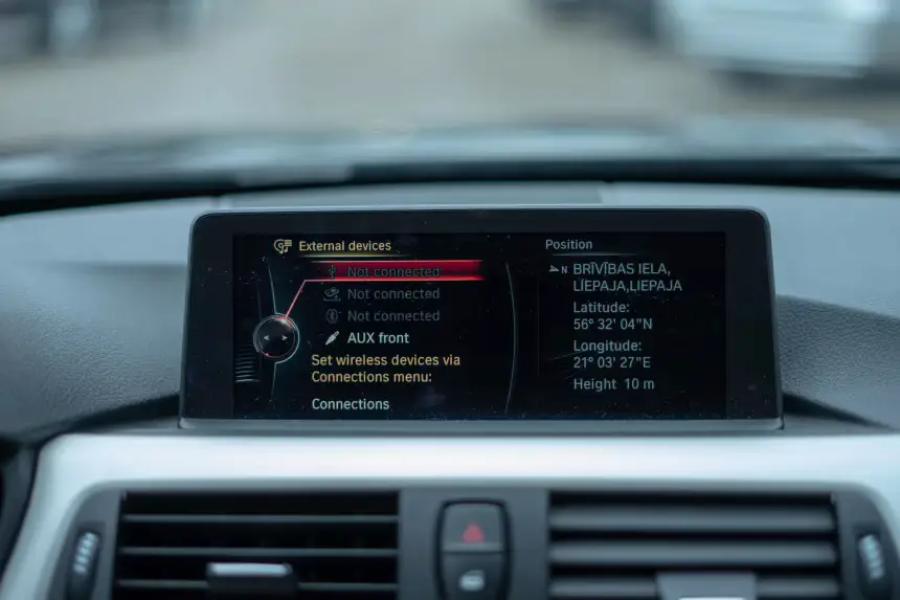 Melns BMW 320 2013 Liepāja, ar dzinēja tilpumu 2.00 L un nobraukumu 330 tūkst. km par 7850 €, foto 23 vietnē AUTOMOTO.COM.LV