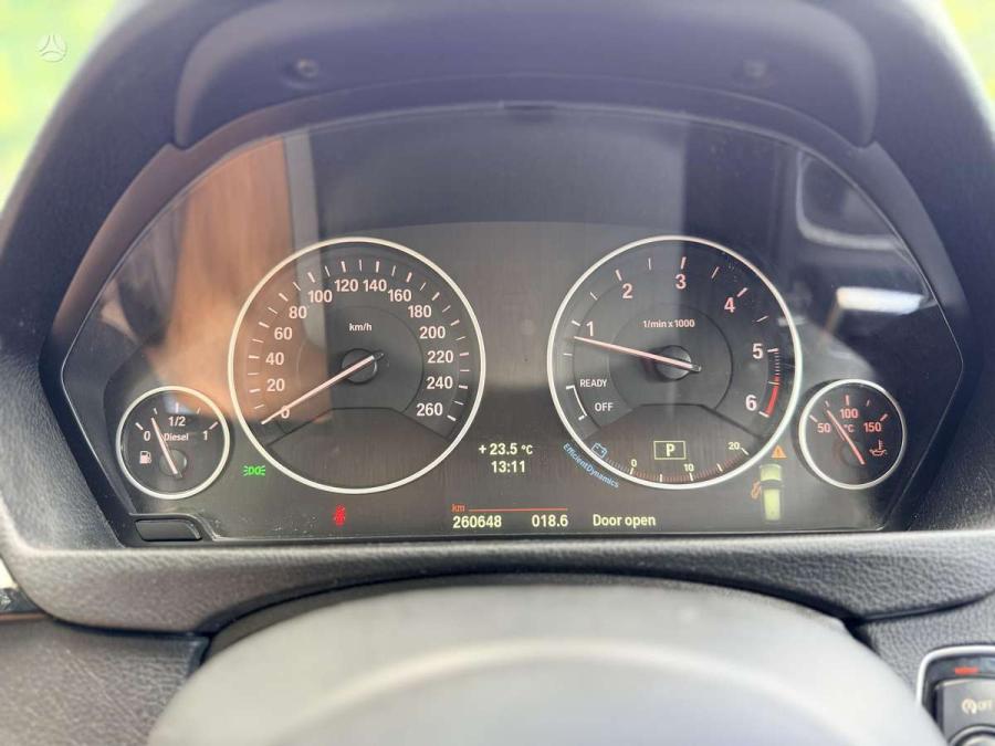 Melns BMW 320 2013 Kauņa, ar dzinēja tilpumu 2.00 L un nobraukumu 260 tūkst. km par 5600 €, foto 10 vietnē AUTOMOTO.COM.LV