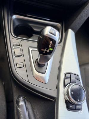 Melns BMW 320 2013 Kauņa, ar dzinēja tilpumu 2.00 L un nobraukumu 260 tūkst. km par 5600 €, foto 11 vietnē AUTOMOTO.COM.LV