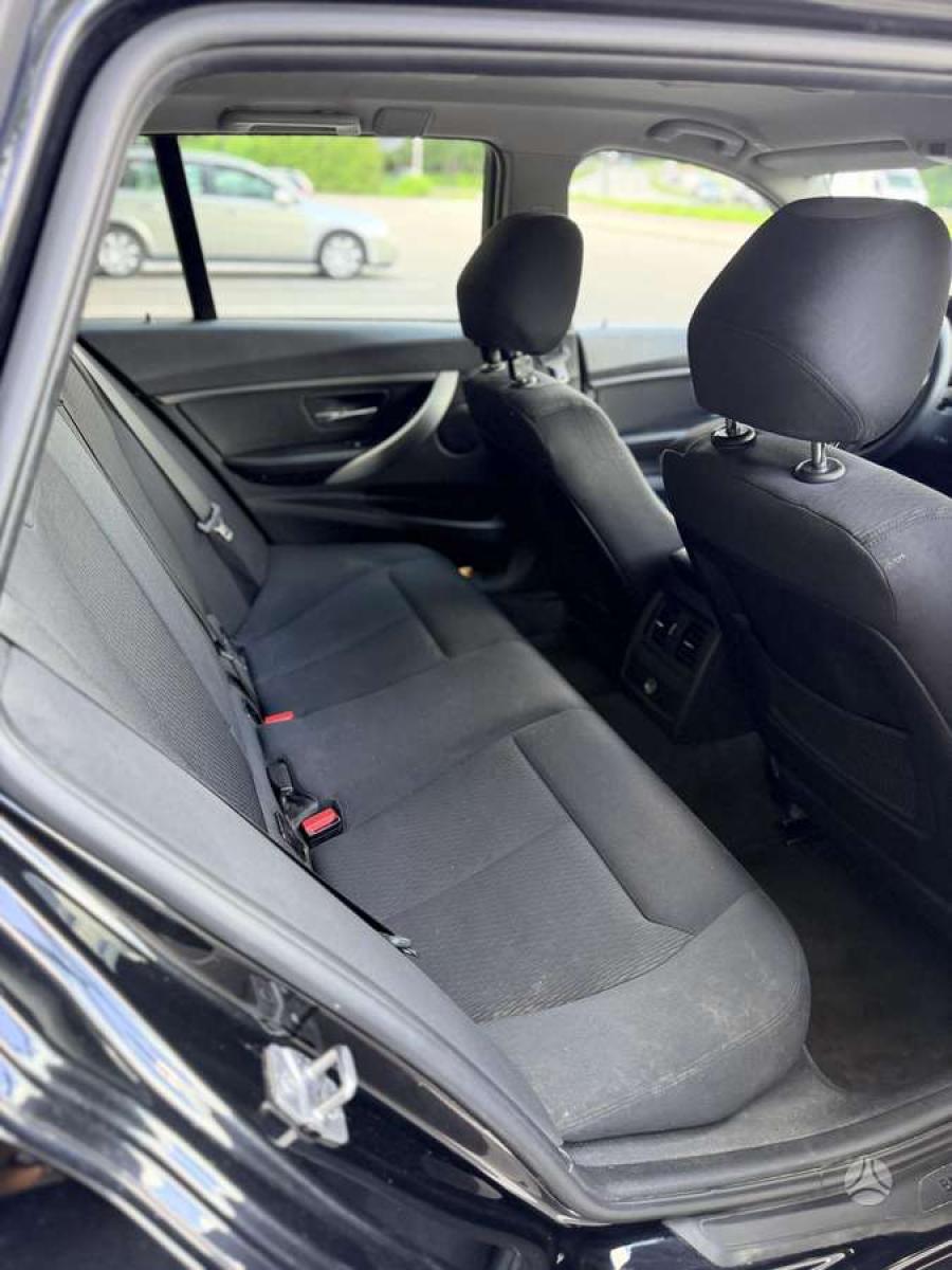 Melns BMW 320 2013 Kauņa, ar dzinēja tilpumu 2.00 L un nobraukumu 260 tūkst. km par 5600 €, foto 14 vietnē AUTOMOTO.COM.LV