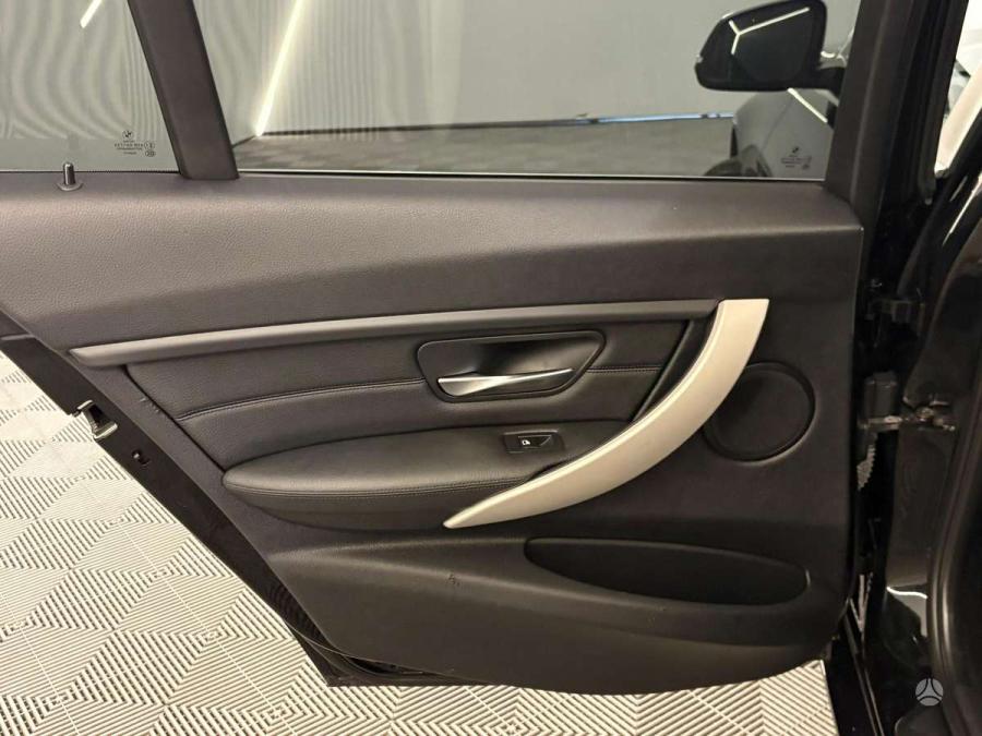 Melns BMW 320 2013 Marijampole, ar dzinēja tilpumu 2.00 L un nobraukumu 319 tūkst. km par 8750 €, foto 7 vietnē AUTOMOTO.COM.LV