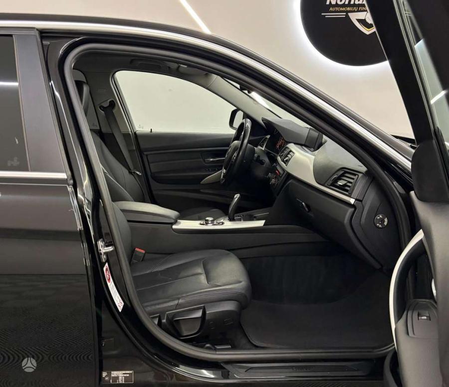 Melns BMW 320 2013 Marijampole, ar dzinēja tilpumu 2.00 L un nobraukumu 319 tūkst. km par 8750 €, foto 17 vietnē AUTOMOTO.COM.LV
