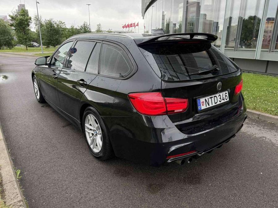 Black BMW 320 2013 in Vilnius, with an engine capacity of 2.00 L and mileage of 236 thousand km for 8950 €, photo 4 on AUTOMOTO.COM.LV
