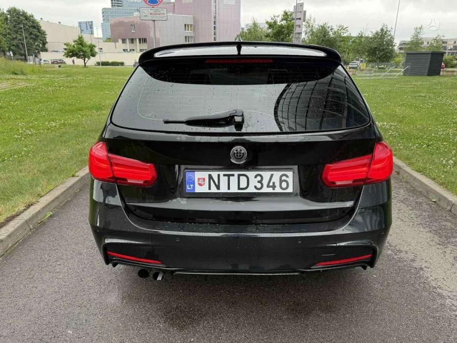 Black BMW 320 2013 in Vilnius, with an engine capacity of 2.00 L and mileage of 236 thousand km for 8950 €, photo 5 on AUTOMOTO.COM.LV