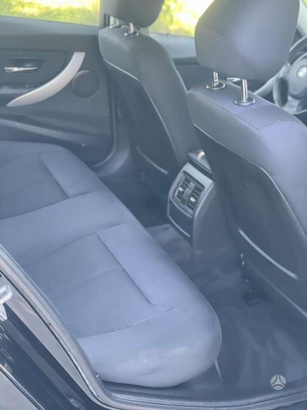 Melns BMW 320 2013 Tauragė, ar dzinēja tilpumu 2.00 L un nobraukumu 307 tūkst. km par 4800 €, foto 10 vietnē AUTOMOTO.COM.LV