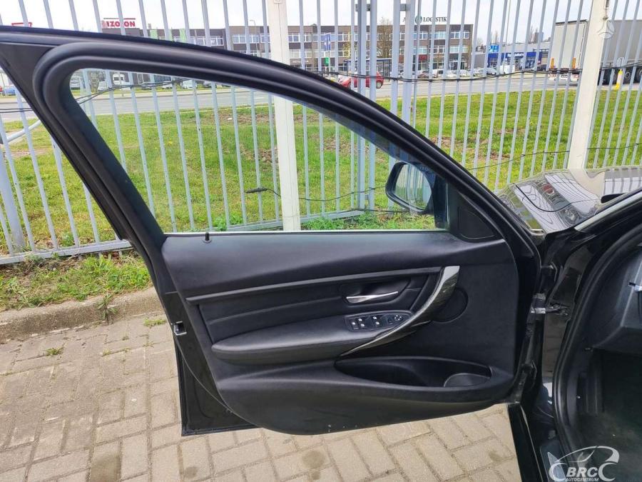 Melns BMW 320 2013 Klaipėda, ar dzinēja tilpumu 2.00 L un nobraukumu 354 tūkst. km par 7000 €, foto 20 vietnē AUTOMOTO.COM.LV