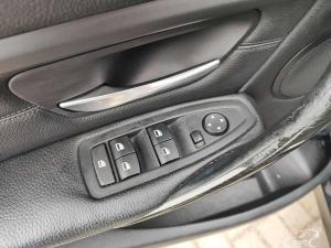 Melns BMW 320 2013 Klaipėda, ar dzinēja tilpumu 2.00 L un nobraukumu 354 tūkst. km par 7000 €, foto 21 vietnē AUTOMOTO.COM.LV