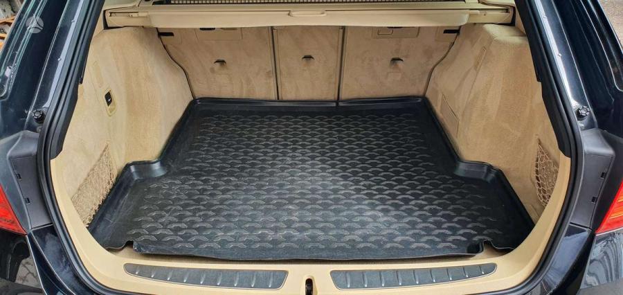 Black BMW 320 2013 in Kaunas, with an engine capacity of 2.00 L and mileage of 232 thousand km for 9650 €, photo 51 on AUTOMOTO.COM.LV