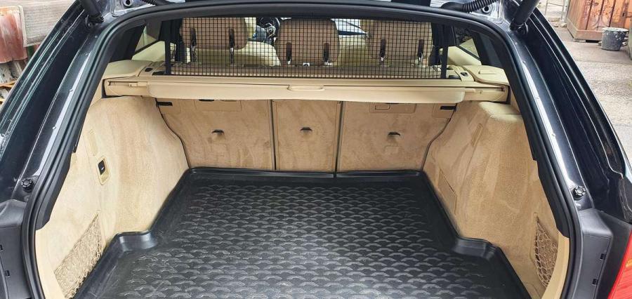 Black BMW 320 2013 in Kaunas, with an engine capacity of 2.00 L and mileage of 232 thousand km for 9650 €, photo 52 on AUTOMOTO.COM.LV