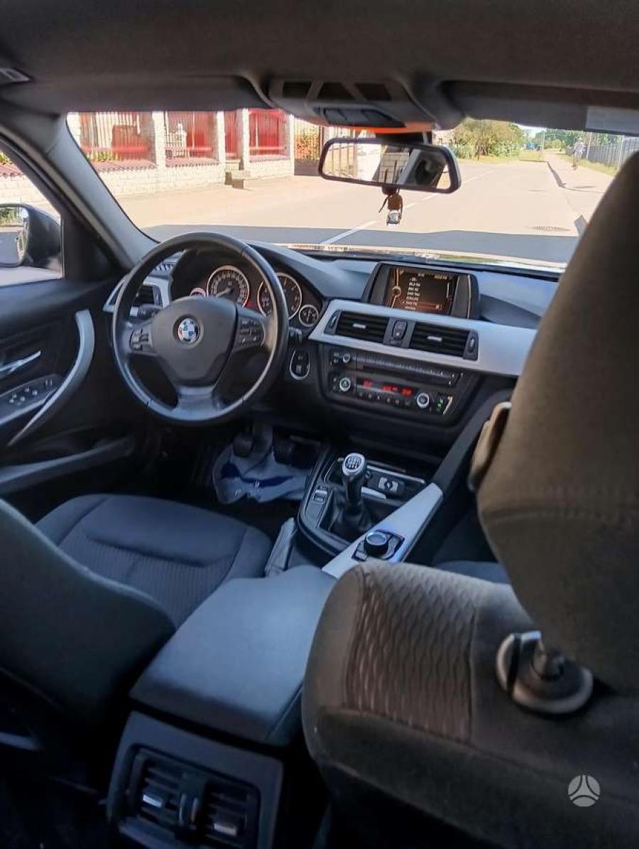 Black BMW 320 2013 in Taurage, with an engine capacity of 2.00 L and mileage of 300 thousand km for 4850 €, photo 17 on AUTOMOTO.COM.LV