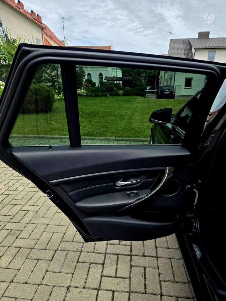 Black BMW 320 2013 in Marijampole, with an engine capacity of 2.00 L and mileage of 290 thousand km for 6750 €, photo 22 on AUTOMOTO.COM.LV