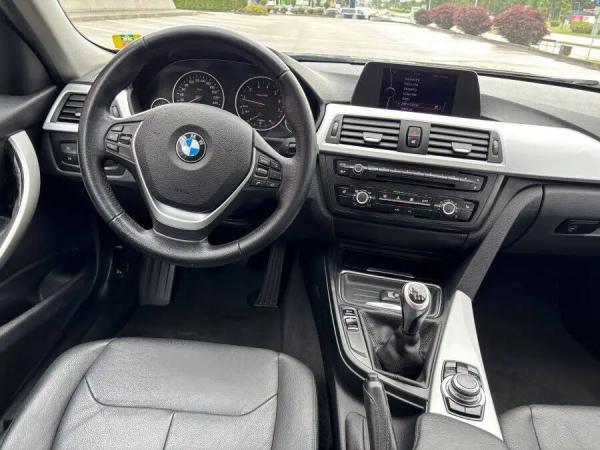 Black BMW 320 2013 in Riga, with an engine capacity of 2.00 L and mileage of 190 thousand km for 7950 €, photo 7 on AUTOMOTO.COM.LV