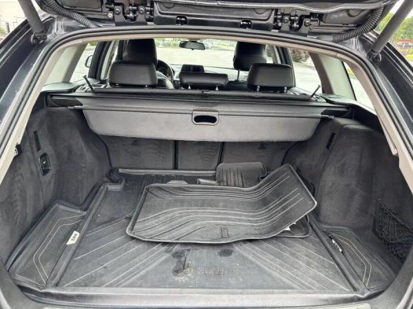 Black BMW 320 2013 in Riga, with an engine capacity of 2.00 L and mileage of 190 thousand km for 7950 €, photo 10 on AUTOMOTO.COM.LV