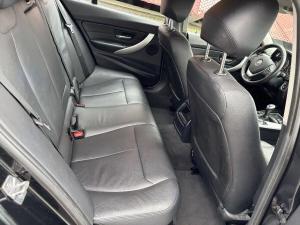 Melns BMW 320 2013 Rīga, ar dzinēja tilpumu 2.00 L un nobraukumu 190 tūkst. km par 7950 €, foto 13 vietnē AUTOMOTO.COM.LV