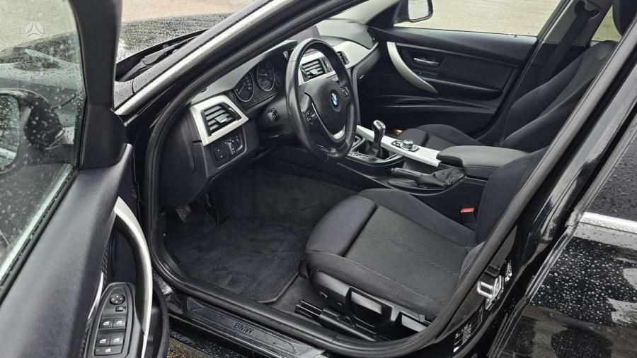 Melns BMW 320 2013 Marijampole, ar dzinēja tilpumu 2.00 L un nobraukumu 305 tūkst. km par 6499 €, foto 11 vietnē AUTOMOTO.COM.LV
