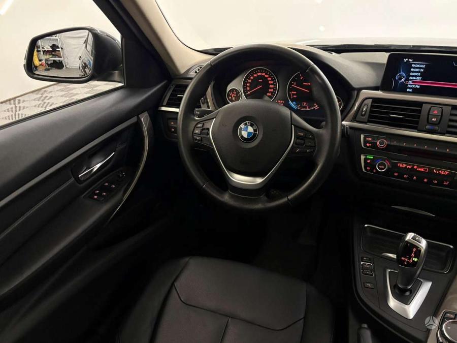 Melns BMW 320 2013 Marijampole, ar dzinēja tilpumu 2.00 L un nobraukumu 220 tūkst. km par 9650 €, foto 8 vietnē AUTOMOTO.COM.LV