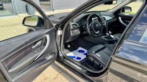 Melns BMW 320 2013 Viļņa, ar dzinēja tilpumu 2.00 L un nobraukumu 194 tūkst. km par 8990 €, foto 13 vietnē AUTOMOTO.COM.LV