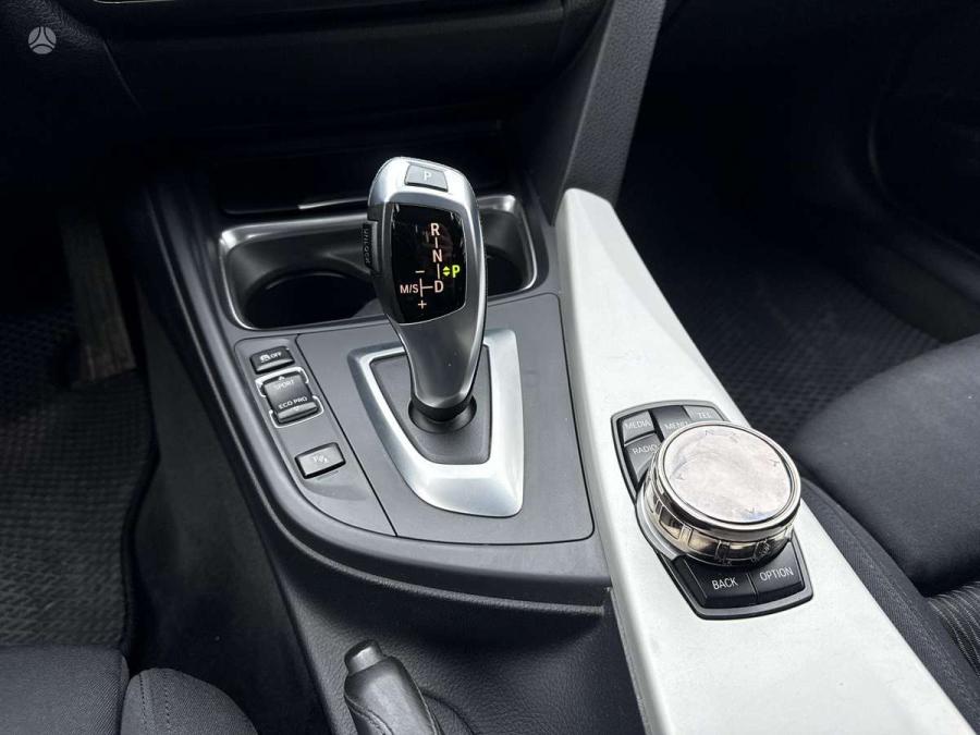 Melns BMW 320 2013 Kauņa, ar dzinēja tilpumu 2.00 L un nobraukumu 278 tūkst. km par 8800 €, foto 16 vietnē AUTOMOTO.COM.LV
