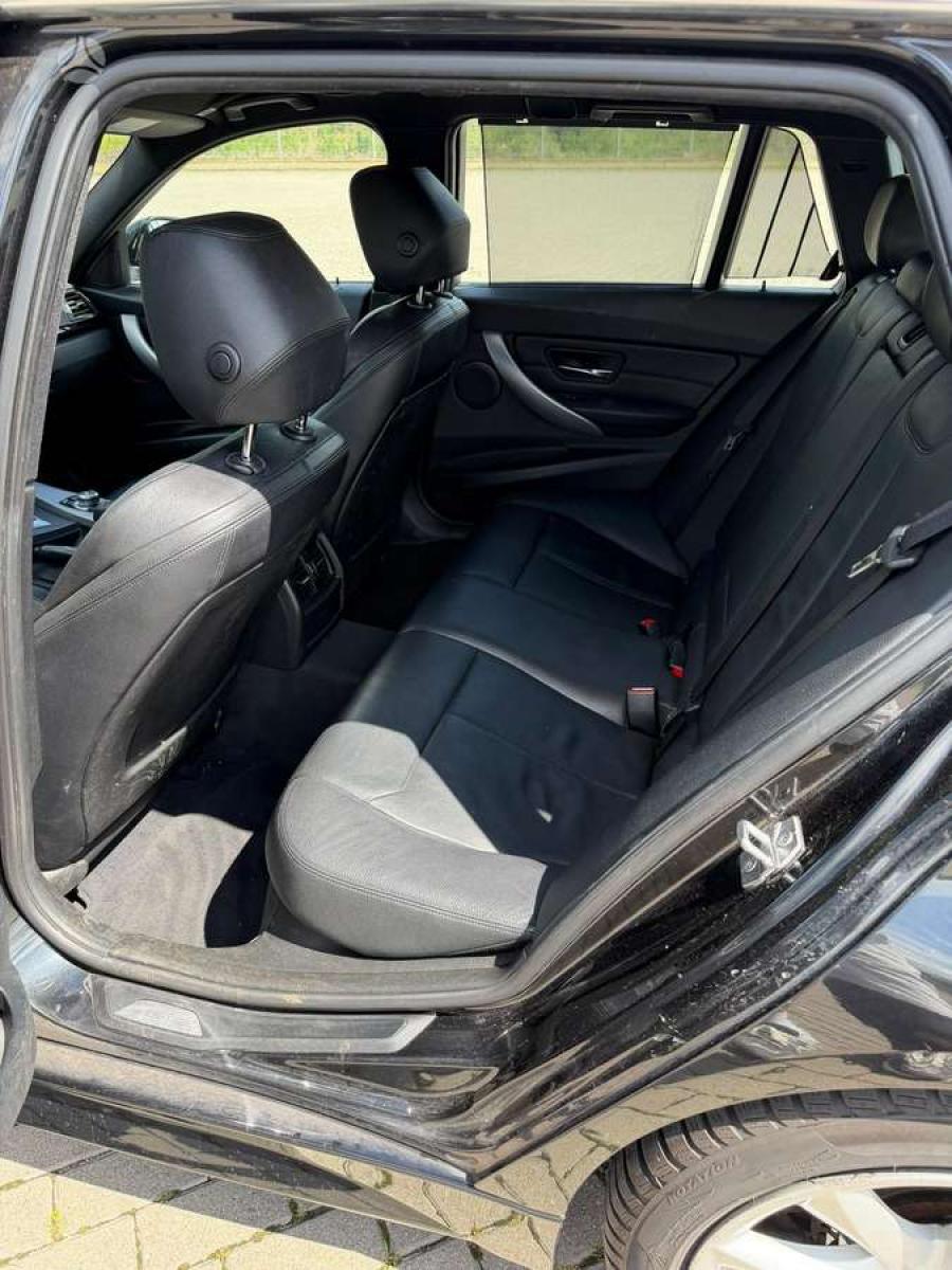 Melns BMW 320 2013 Marijampole, ar dzinēja tilpumu 2.00 L un nobraukumu 289 tūkst. km par 7800 €, foto 15 vietnē AUTOMOTO.COM.LV
