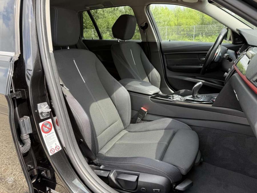Melns BMW 320 2013 Marijampole, ar dzinēja tilpumu 2.00 L un nobraukumu 283 tūkst. km par 8450 €, foto 20 vietnē AUTOMOTO.COM.LV