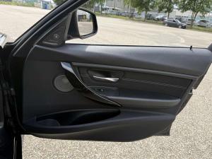 Melns BMW 320 2013 Marijampole, ar dzinēja tilpumu 2.00 L un nobraukumu 283 tūkst. km par 8450 €, foto 27 vietnē AUTOMOTO.COM.LV