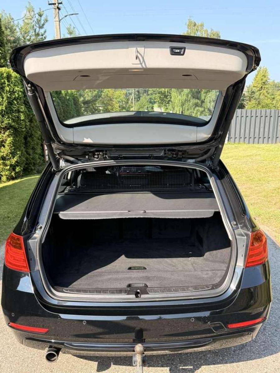 Black BMW 320 2013 in Utena, with an engine capacity of 2.00 L and mileage of 330 thousand km for 6400 €, photo 12 on AUTOMOTO.COM.LV