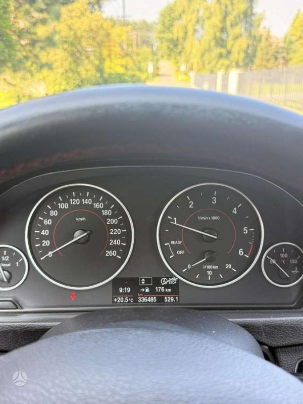 Black BMW 320 2013 in Utena, with an engine capacity of 2.00 L and mileage of 330 thousand km for 6600 €, photo 6 on AUTOMOTO.COM.LV