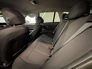 Black BMW 320 2013 in Marijampole, with an engine capacity of 2.00 L and mileage of 284 thousand km for 8450 €, photo 17 on AUTOMOTO.COM.LV