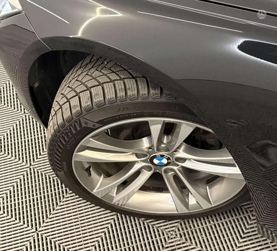 Black BMW 320 2013 in Marijampole, with an engine capacity of 2.00 L and mileage of 284 thousand km for 8450 €, photo 23 on AUTOMOTO.COM.LV