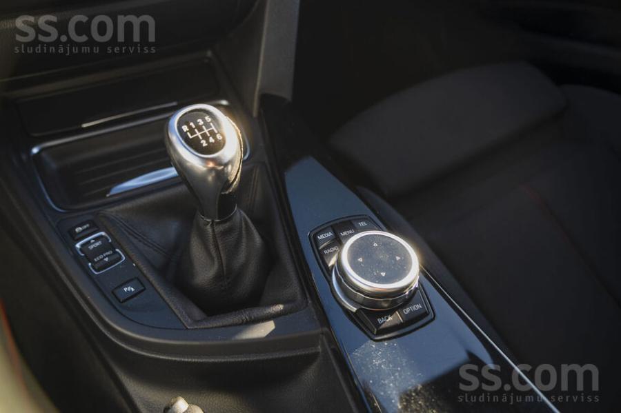 Melns BMW 320 2013 Rīga, ar dzinēja tilpumu 2.00 L un nobraukumu 406 tūkst. km par 9900 €, foto 26 vietnē AUTOMOTO.COM.LV