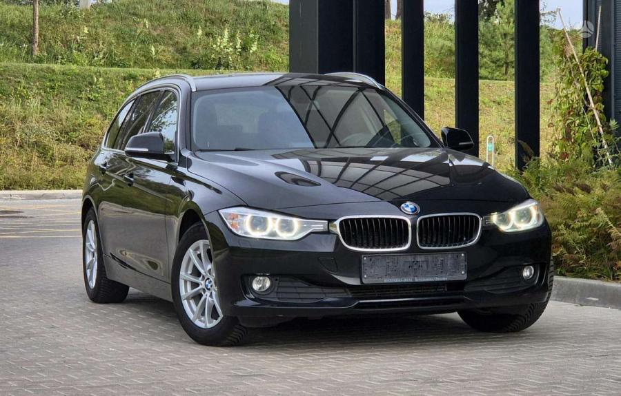 Black BMW 320 2013 in Vilnius, with an engine capacity of 2.00 L and mileage of 298 thousand km for 6999 €, photo 1 on AUTOMOTO.COM.LV