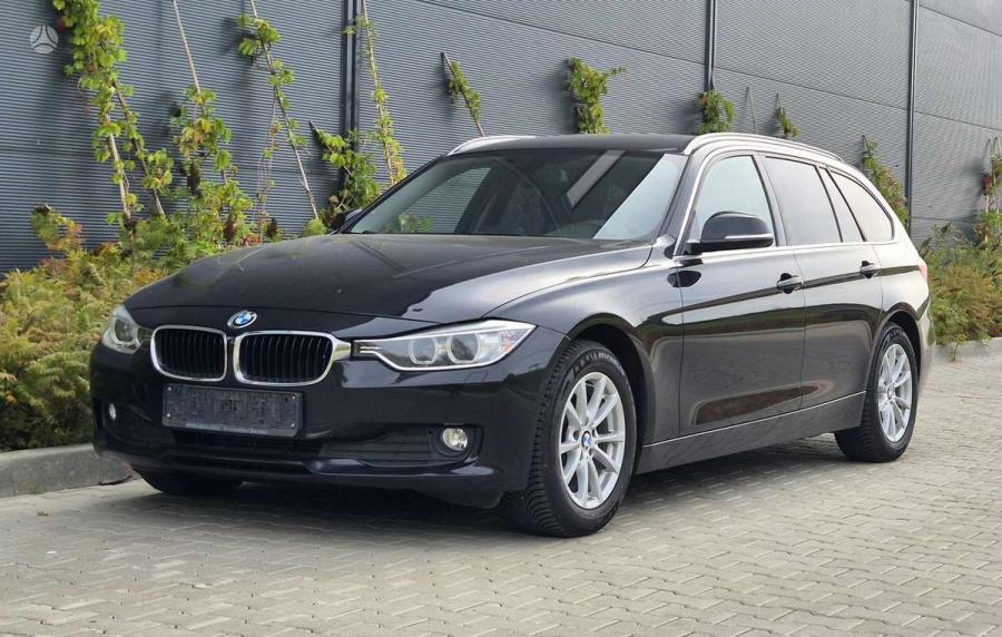 Black BMW 320 2013 in Vilnius, with an engine capacity of 2.00 L and mileage of 298 thousand km for 6999 €, photo 3 on AUTOMOTO.COM.LV