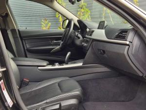 Black BMW 320 2013 in Vilnius, with an engine capacity of 2.00 L and mileage of 298 thousand km for 6999 €, photo 8 on AUTOMOTO.COM.LV