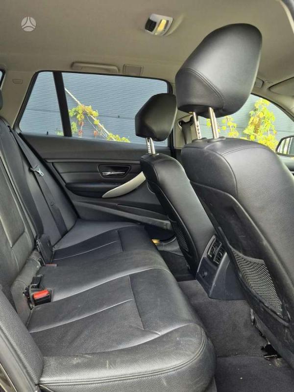 Melns BMW 320 2013 Viļņa, ar dzinēja tilpumu 2.00 L un nobraukumu 298 tūkst. km par 6999 €, foto 9 vietnē AUTOMOTO.COM.LV