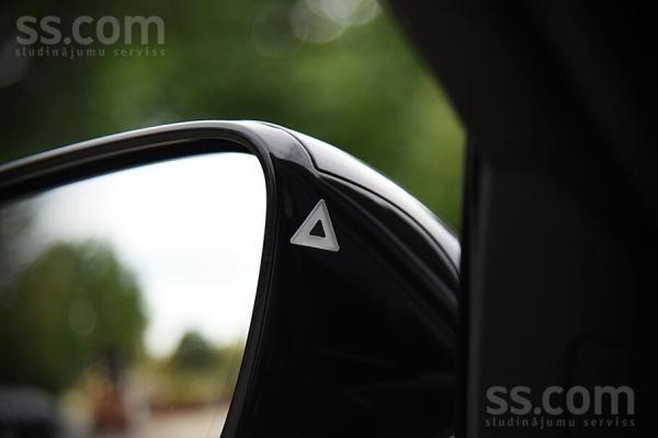 BMW 320 2013 in Tukums on AUTOMOTO.COM.LV Black BMW 320 2013 in Tukums, with an engine capacity of 2.00 L and mileage of 212 thousand km for 9990 β¬, photo 9 on AUTOMOTO.COM.LV