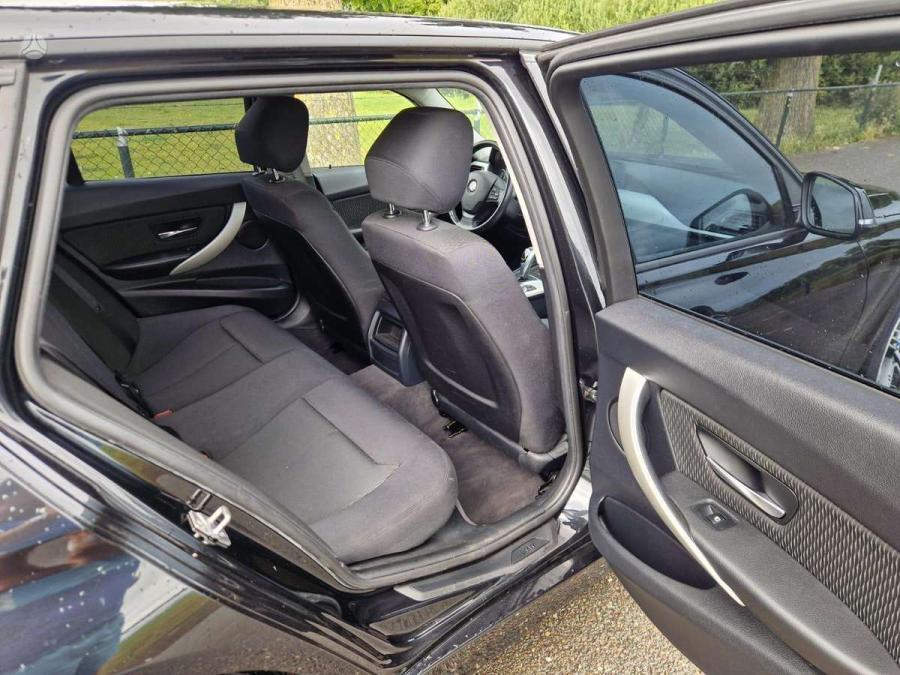 Black BMW 320 2013 in Kaunas, with an engine capacity of 2.00 L and mileage of 285 thousand km for 5000 €, photo 10 on AUTOMOTO.COM.LV