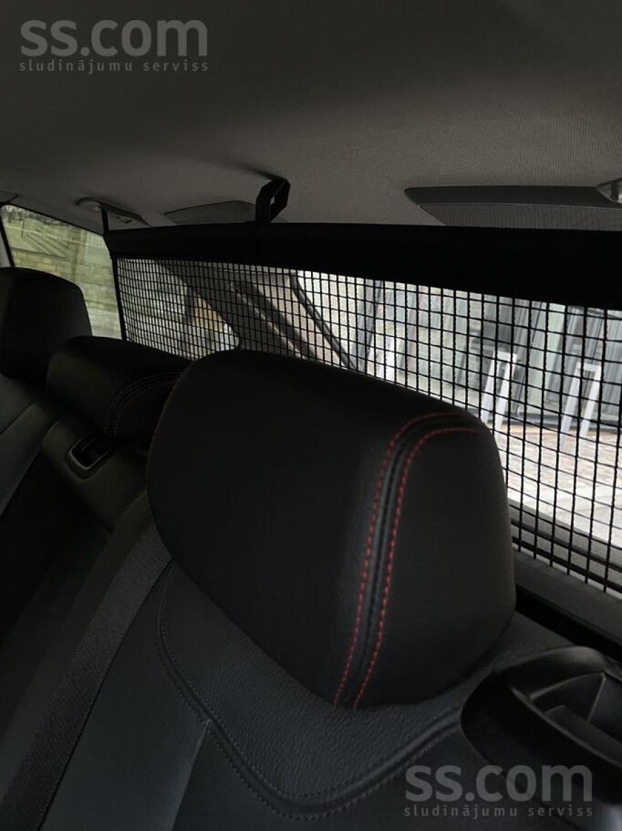 Black BMW 320 2013 in Riga, with an engine capacity of 2.00 L and mileage of 351 thousand km for 9500 €, photo 19 on AUTOMOTO.COM.LV