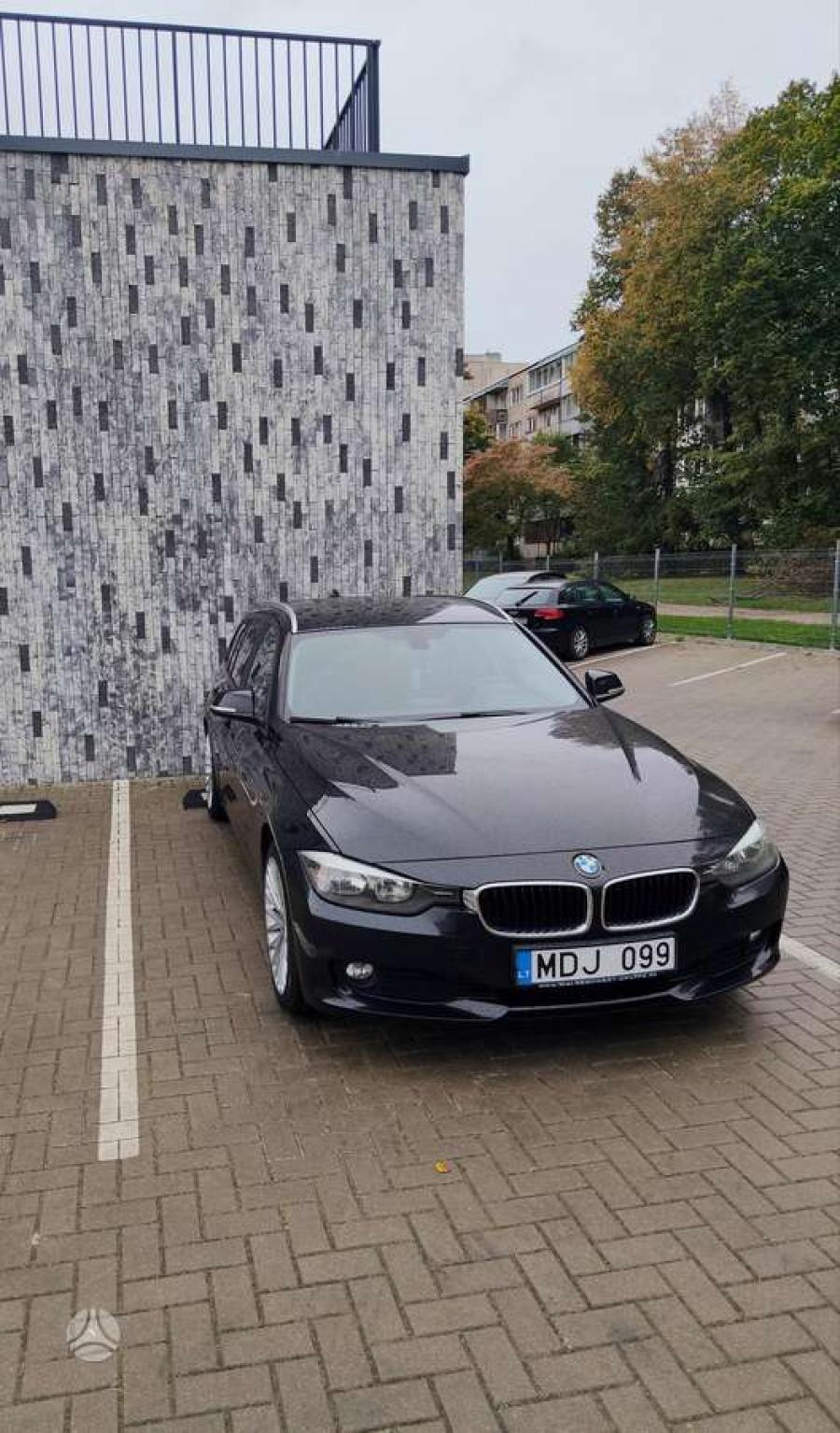 Melns BMW 320 2013 Kauņa, ar dzinēja tilpumu 2.00 L un nobraukumu 282 tūkst. km par 5900 €, foto 3 vietnē AUTOMOTO.COM.LV
