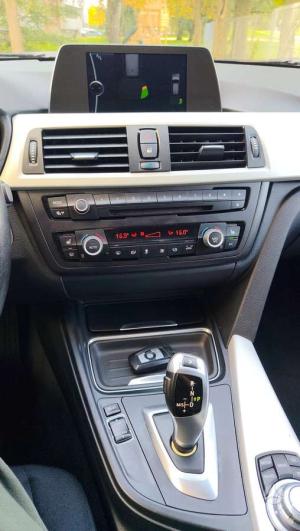Melns BMW 320 2013 Kauņa, ar dzinēja tilpumu 2.00 L un nobraukumu 282 tūkst. km par 5900 €, foto 9 vietnē AUTOMOTO.COM.LV