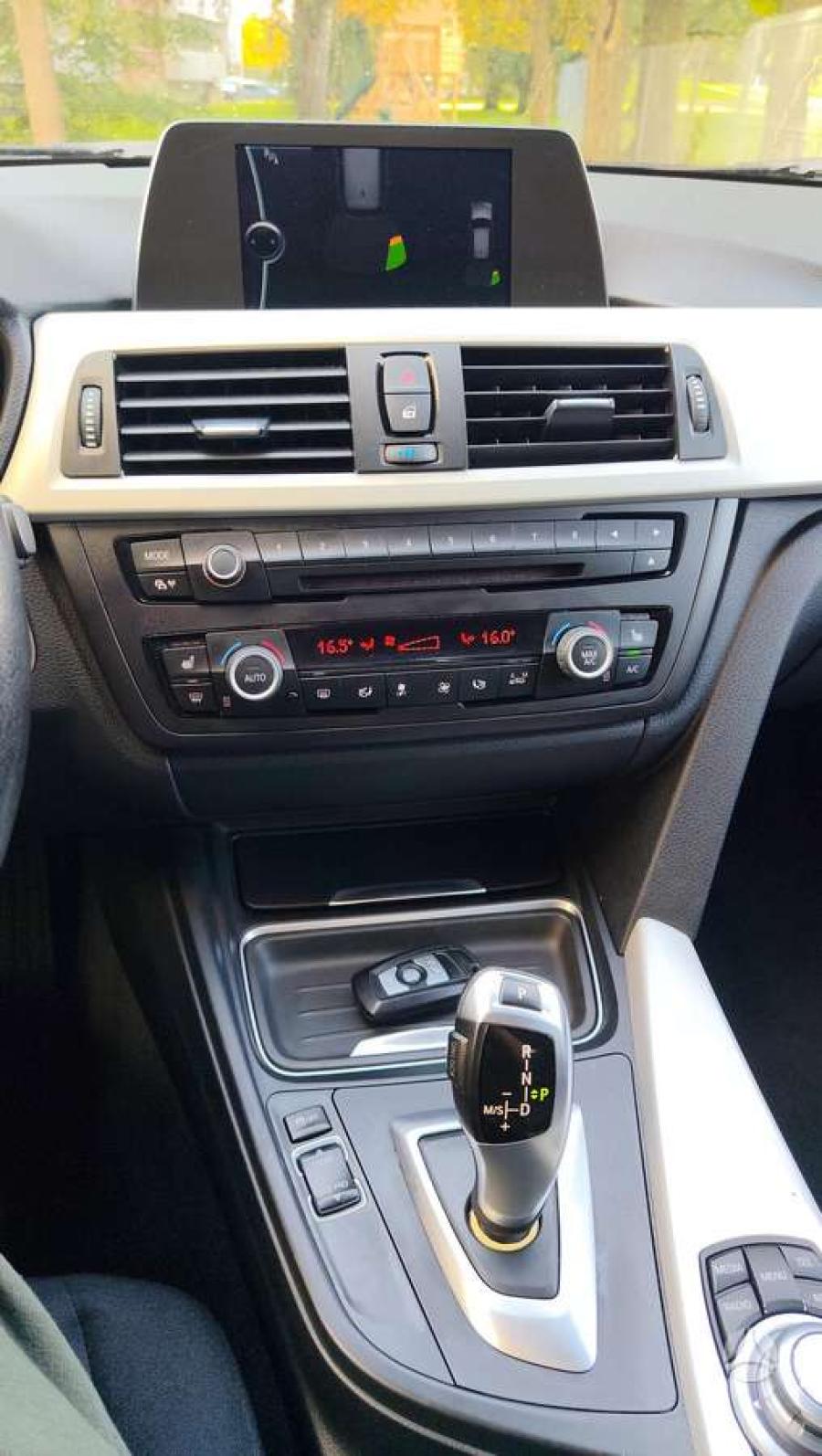 Melns BMW 320 2013 Kauņa, ar dzinēja tilpumu 2.00 L un nobraukumu 282 tūkst. km par 5900 €, foto 9 vietnē AUTOMOTO.COM.LV
