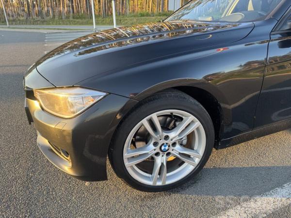 Melns BMW 320 2014 Rīga, ar dzinēja tilpumu 2.00 L un nobraukumu 199 tūkst. km par 3200 €, foto 4 vietnē AUTOMOTO.COM.LV