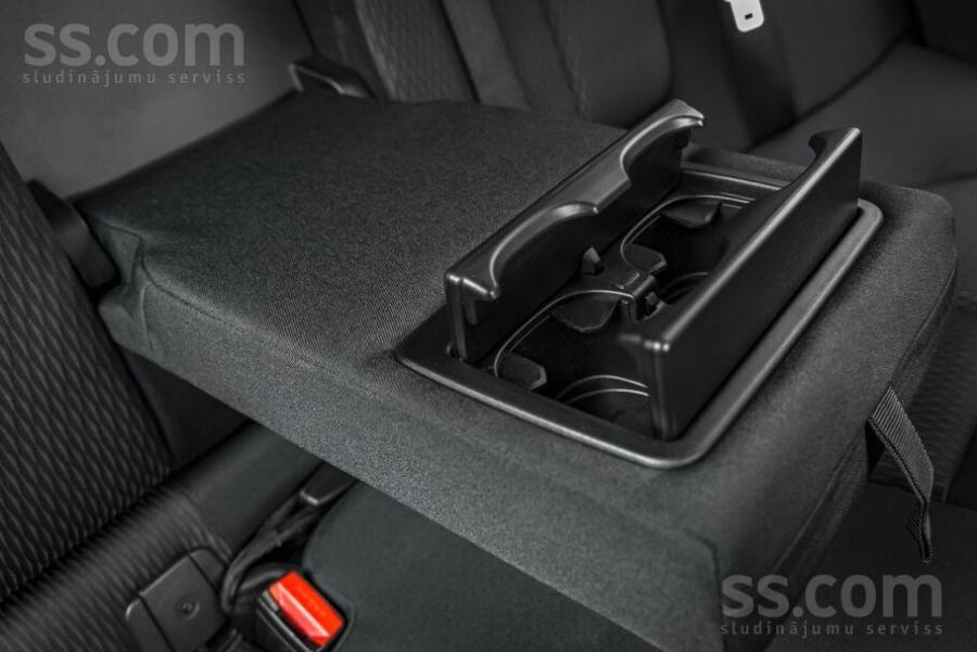Black BMW 320 2014 in Riga, with an engine capacity of 2.00 L and mileage of 274 thousand km for 8250 €, photo 13 on AUTOMOTO.COM.LV
