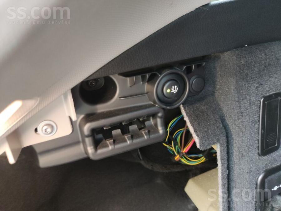 Black BMW 320 2014 in Balvi, with an engine capacity of 2.00 L and mileage of 315 thousand km for 6800 €, photo 7 on AUTOMOTO.COM.LV