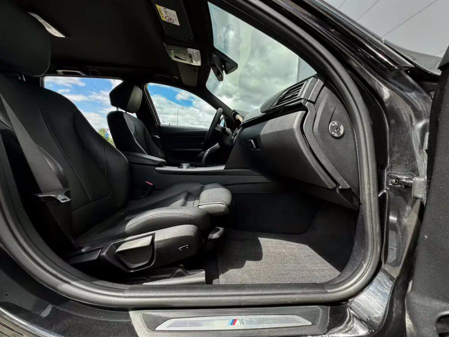 Black BMW 320 2014 in Riga, with an engine capacity of 2.00 L and mileage of 260 thousand km for 10300 €, photo 16 on AUTOMOTO.COM.LV