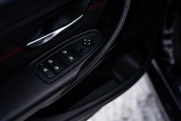 Black BMW 320 2014 in Riga, with an engine capacity of 2.00 L and mileage of 314 thousand km for 9500 €, photo 3 on AUTOMOTO.COM.LV