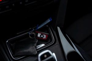 Black BMW 320 2014 in Riga, with an engine capacity of 2.00 L and mileage of 314 thousand km for 9500 €, photo 30 on AUTOMOTO.COM.LV
